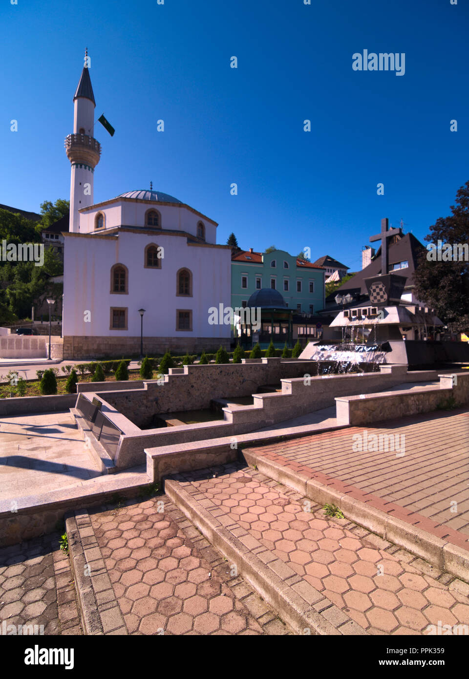 Dzamija hi-res stock photography and images - Alamy