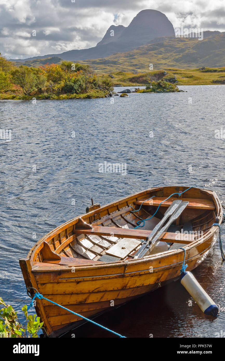 SUILVEN SUTHERLAND SCOTLAND LOCH DRUIM SUARDALAIN WITH WOODEN FISHING ...