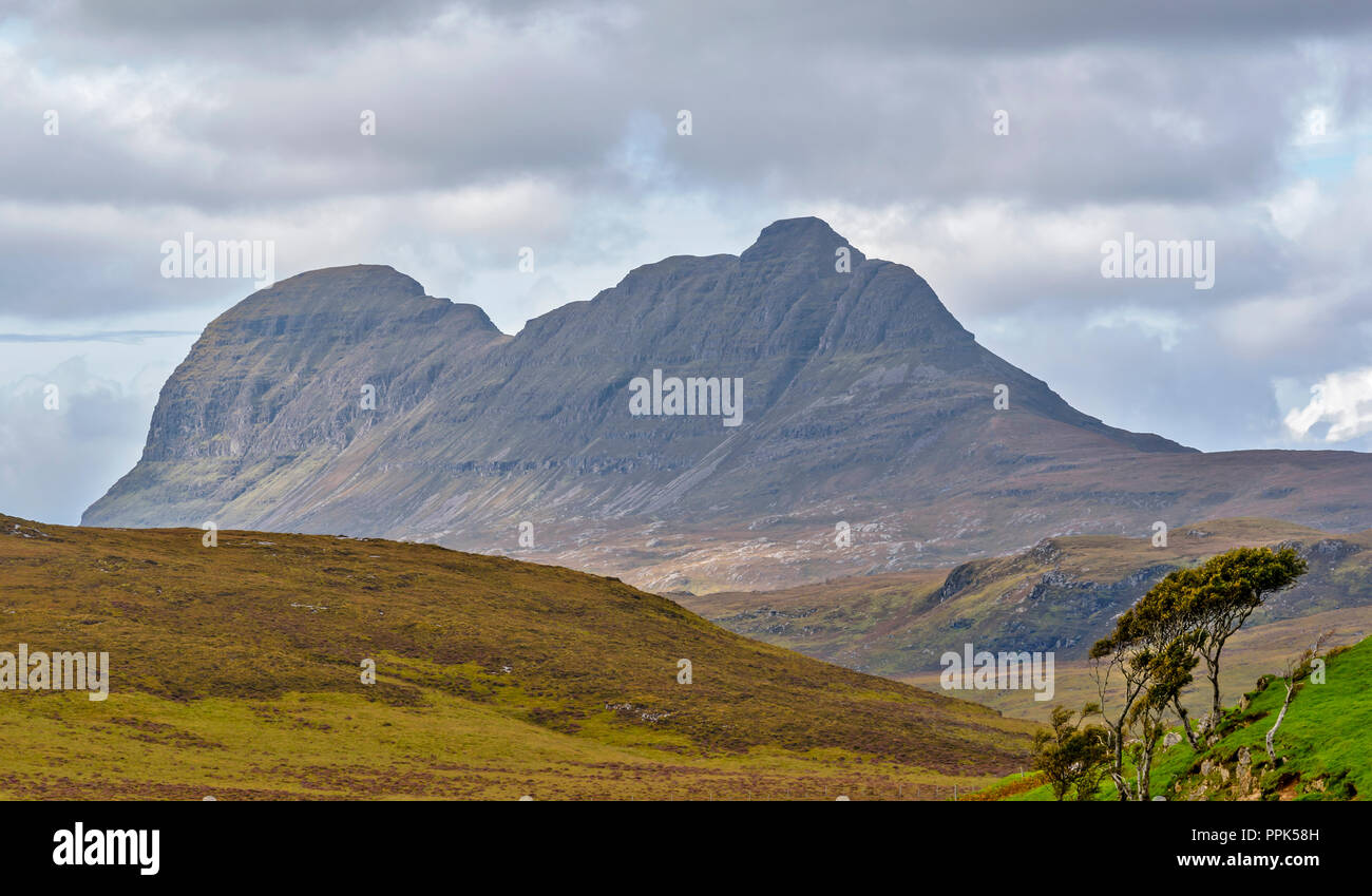 SUILVEN SUTHERLAND SCOTLAND THE MOUNTAIN IN AUTUMN Stock Photo - Alamy
