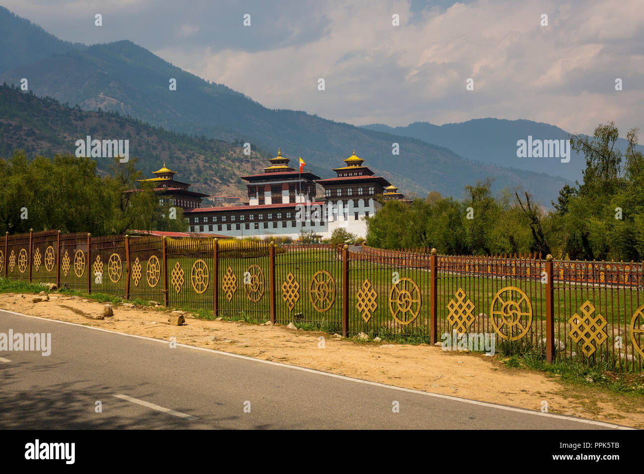 King palace of bhutan hi-res stock photography and images - Alamy