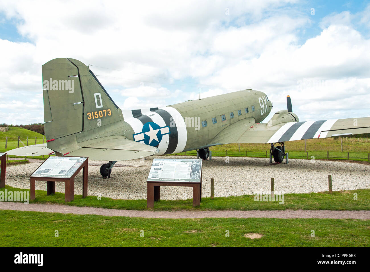 D day squadron c 47 normandy hi-res stock photography and images - Alamy