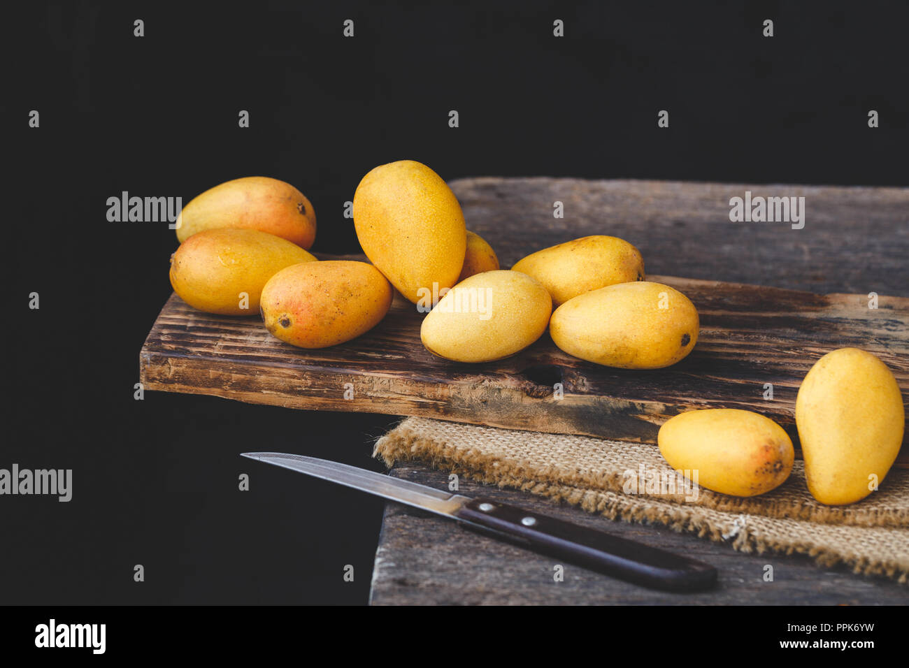 Vietnamese fruit green mango cut hi-res stock photography and images ...