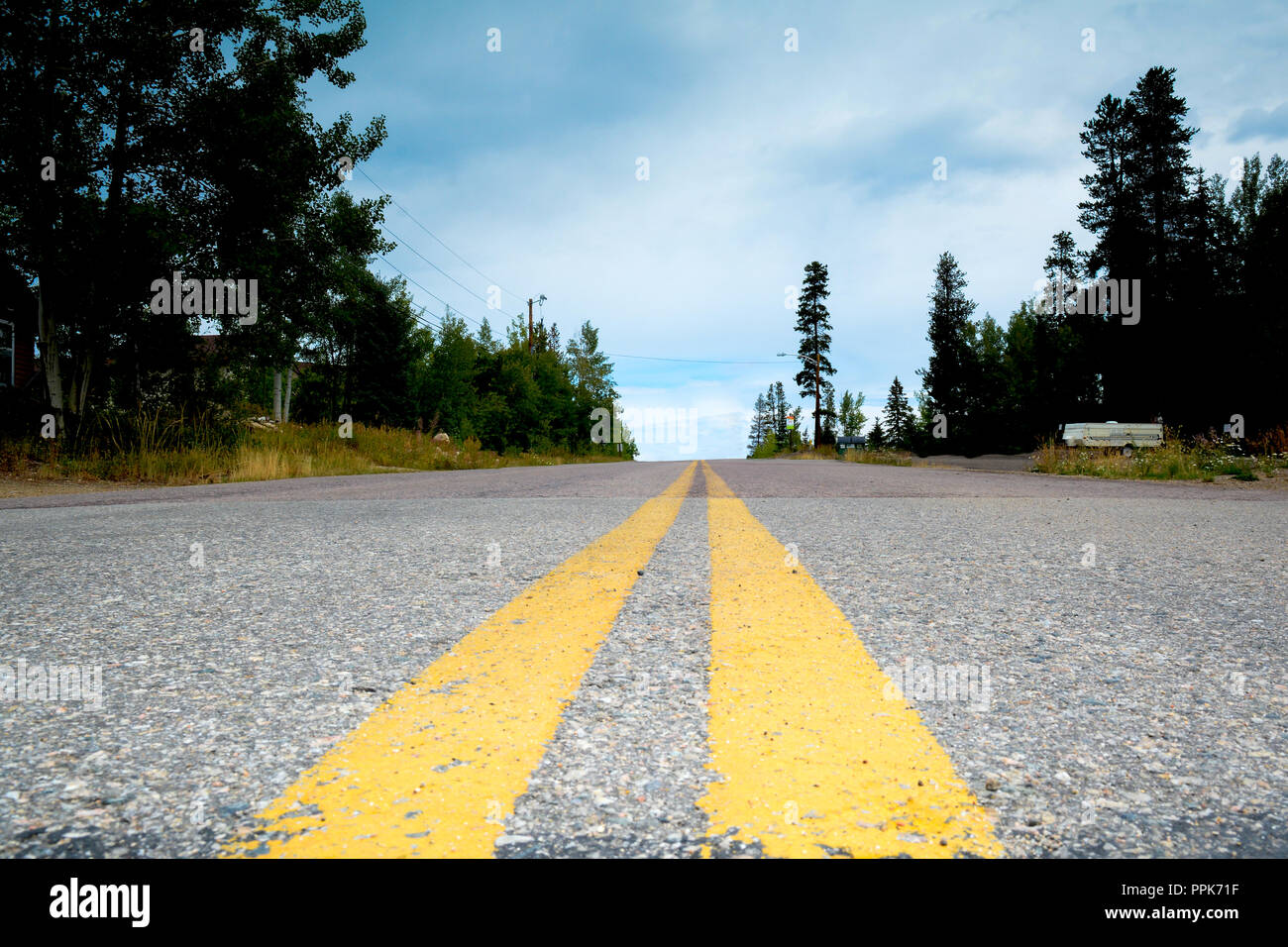 Road to nowhere, low angle street view Stock Photo - Alamy