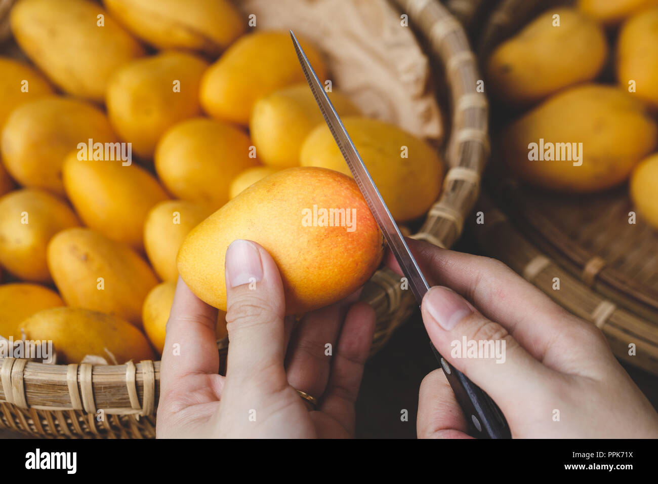 Vietnamese fruit green mango cut hi-res stock photography and images ...