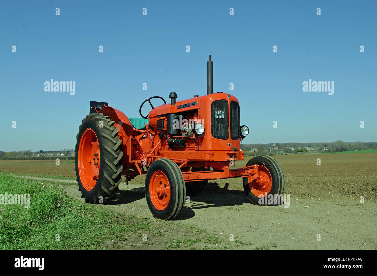 1962 Nuffield 460 tractor Stock Photo - Alamy