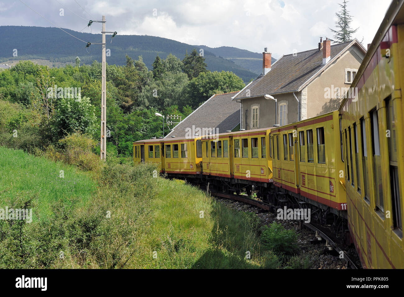 Yellow train pyrenees old hi-res stock photography and images - Alamy