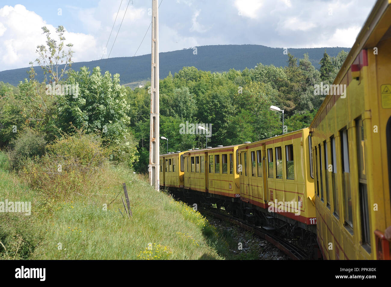 Yellow train pyrenees old hi-res stock photography and images - Alamy
