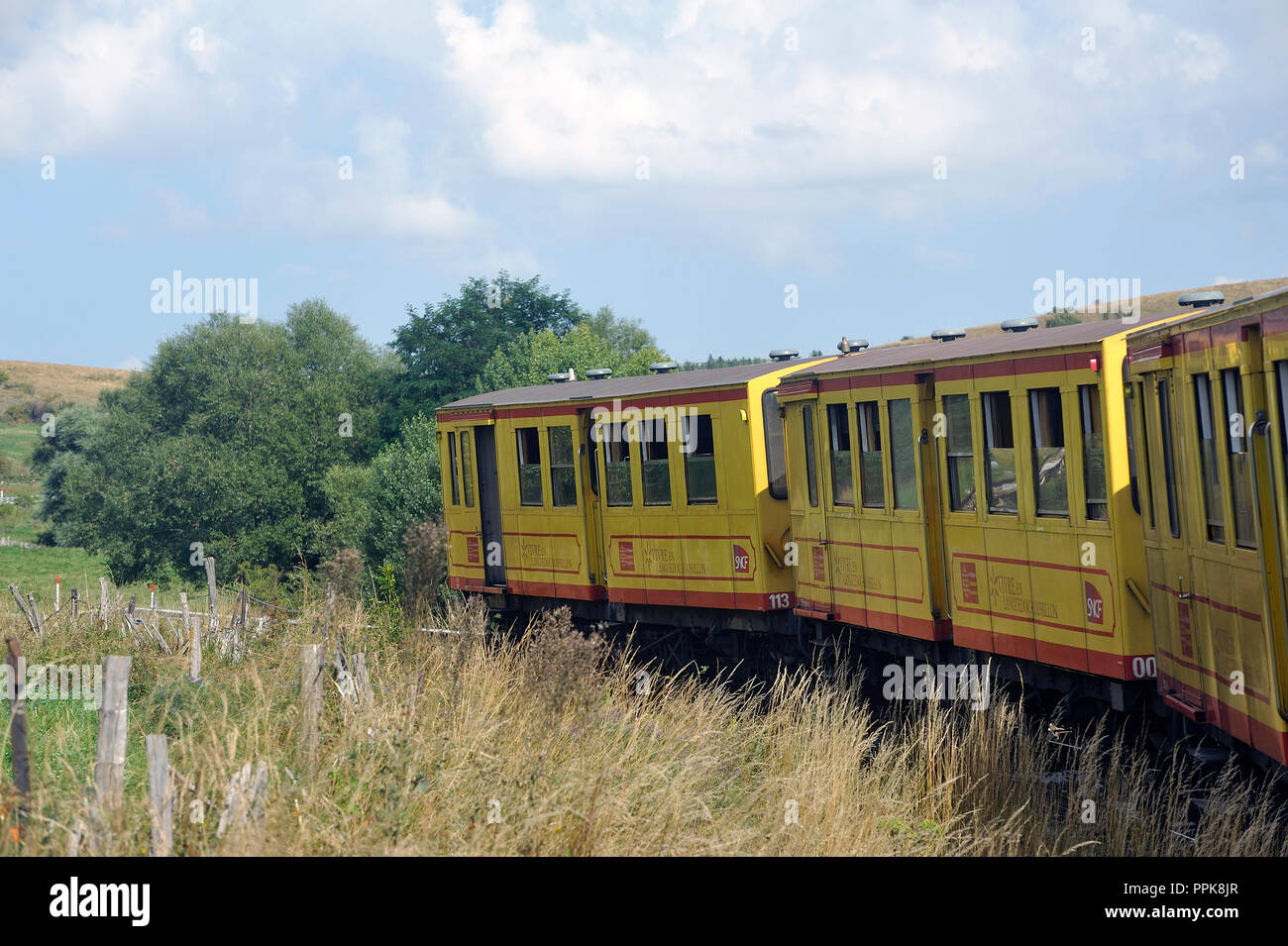 Yellow train pyrenees old hi-res stock photography and images - Alamy