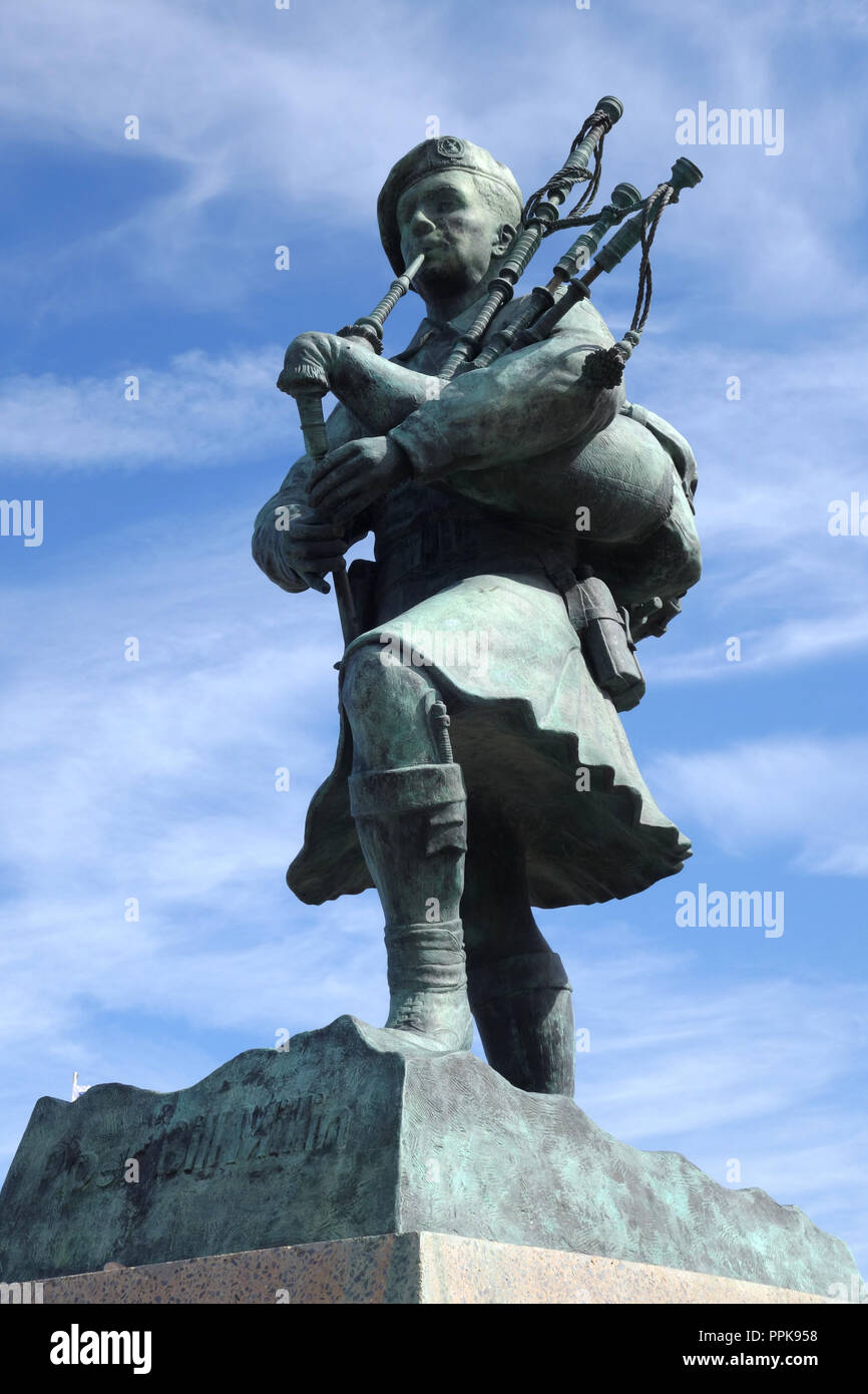 Bill millin bagpipes hi-res stock photography and images - Alamy