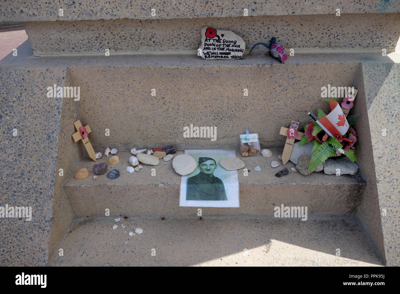 personal memories left at Memorial Statue remembering D-Day piper Bill ...