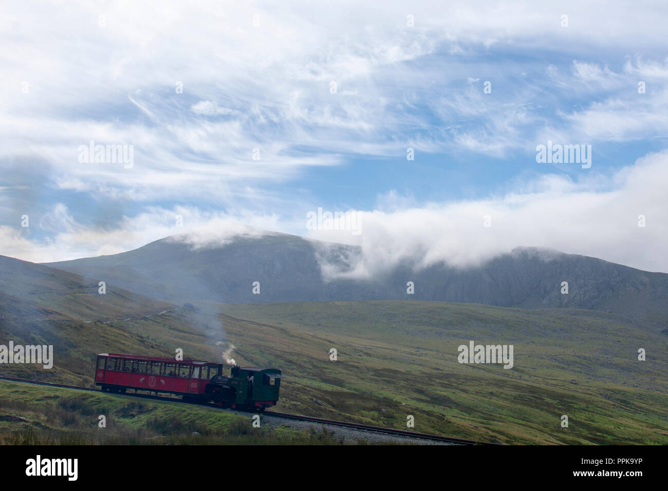 Train ascending hill hi-res stock photography and images - Alamy
