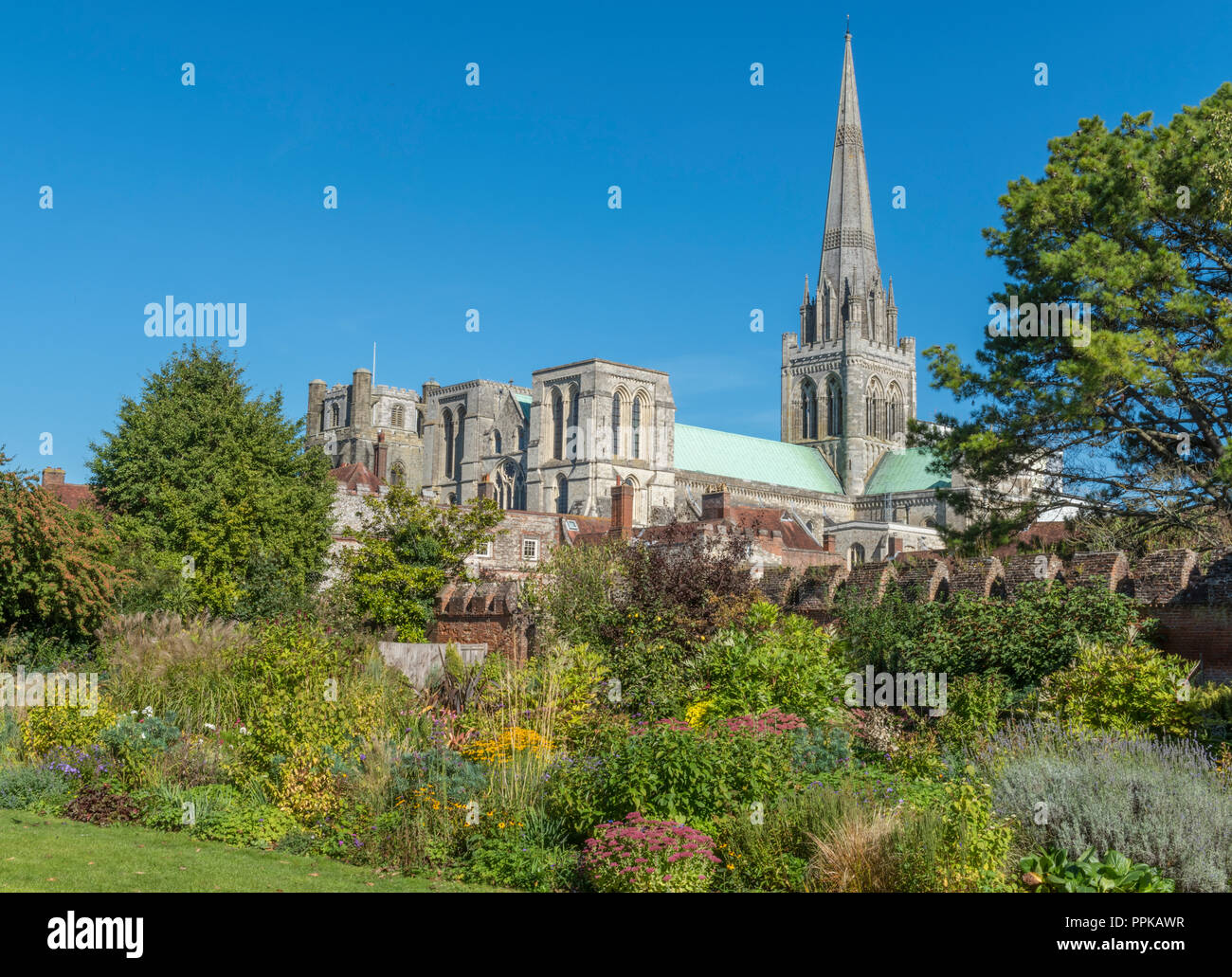 Chichester cathedral hi-res stock photography and images - Alamy
