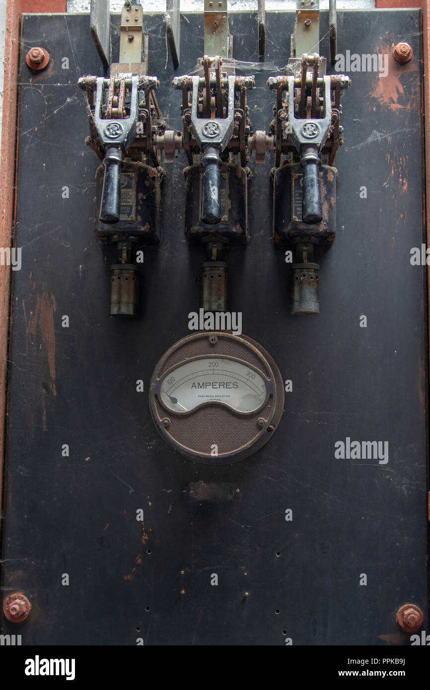Electrical meters hi-res stock photography and images - Alamy
