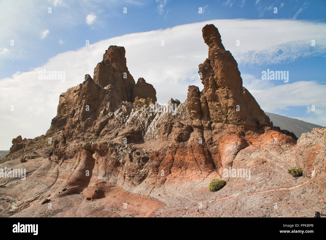 Banded rocks hi-res stock photography and images - Alamy