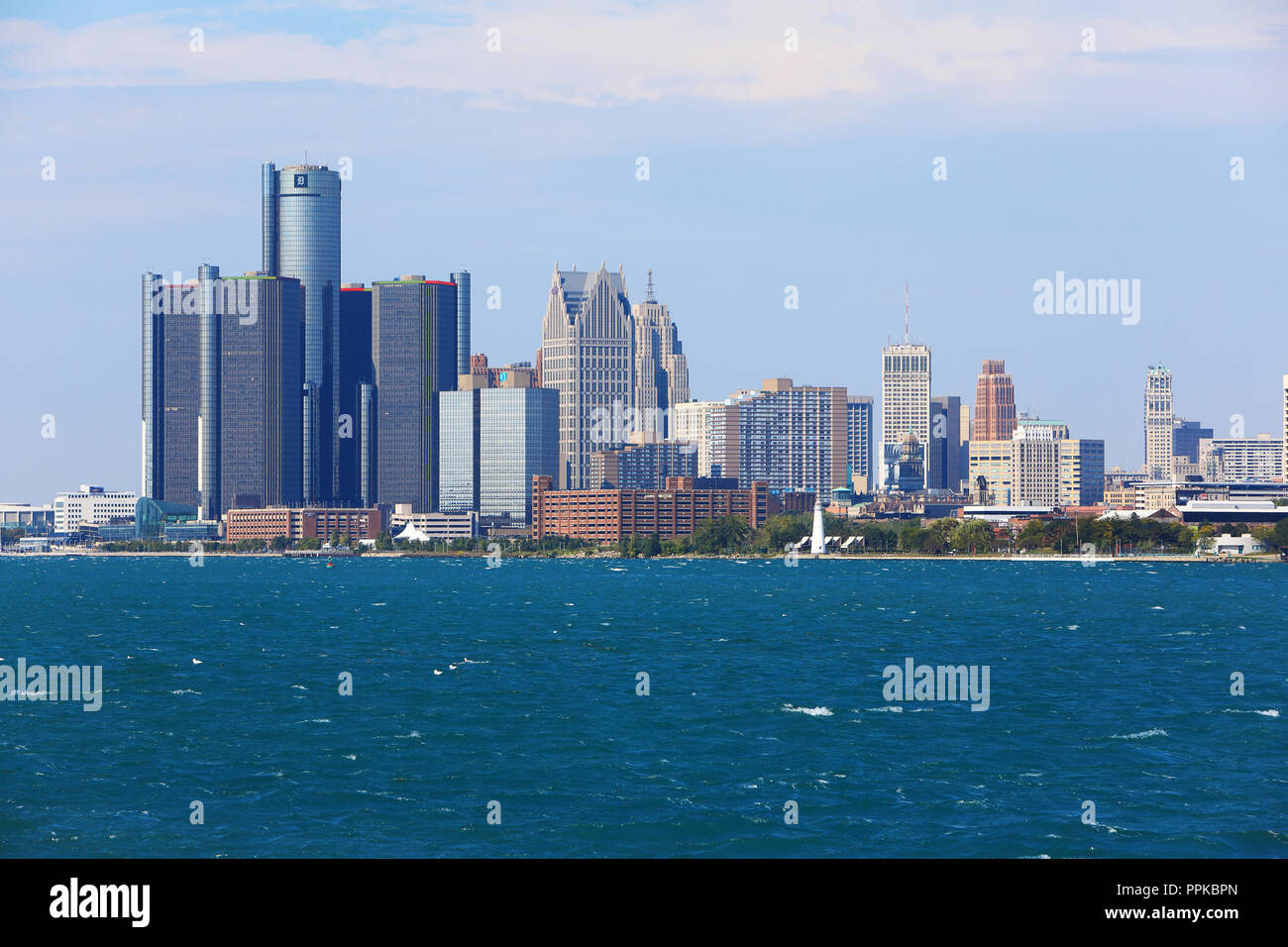 The skyline of the city Detroit across the river from Belle Isle park ...