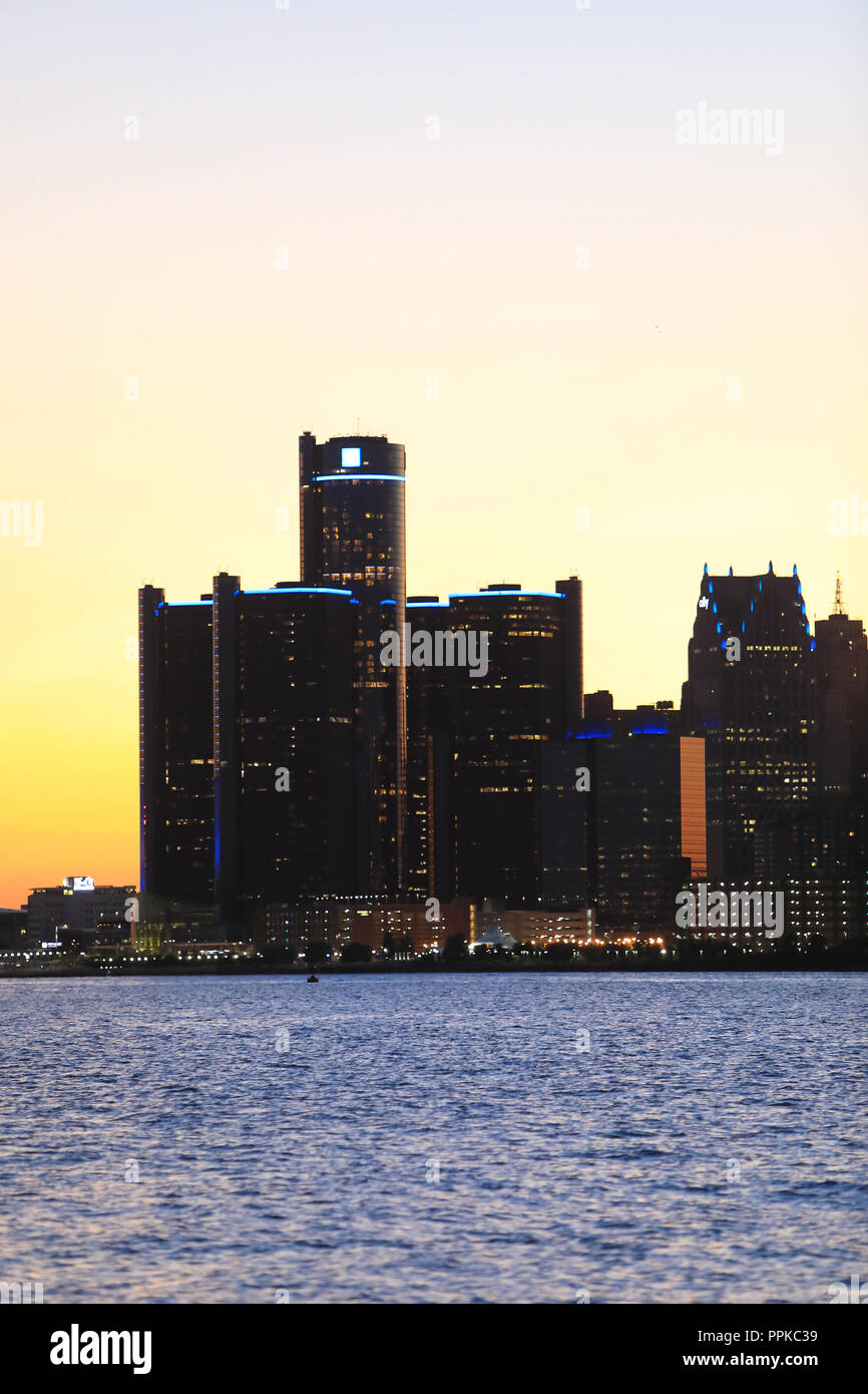 Detroit skyline from belle isle hi-res stock photography and images - Alamy
