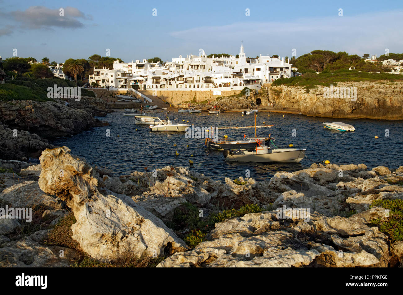 Pueblo de pescadores hi-res stock photography and images - Alamy