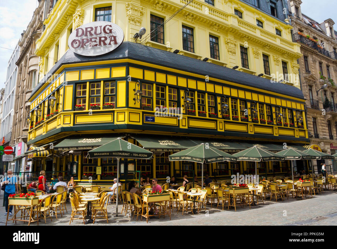 Brassiere hi-res stock photography and images - Alamy