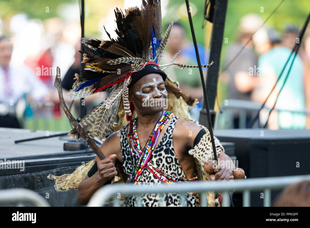 Dance from congo hi-res stock photography and images - Alamy
