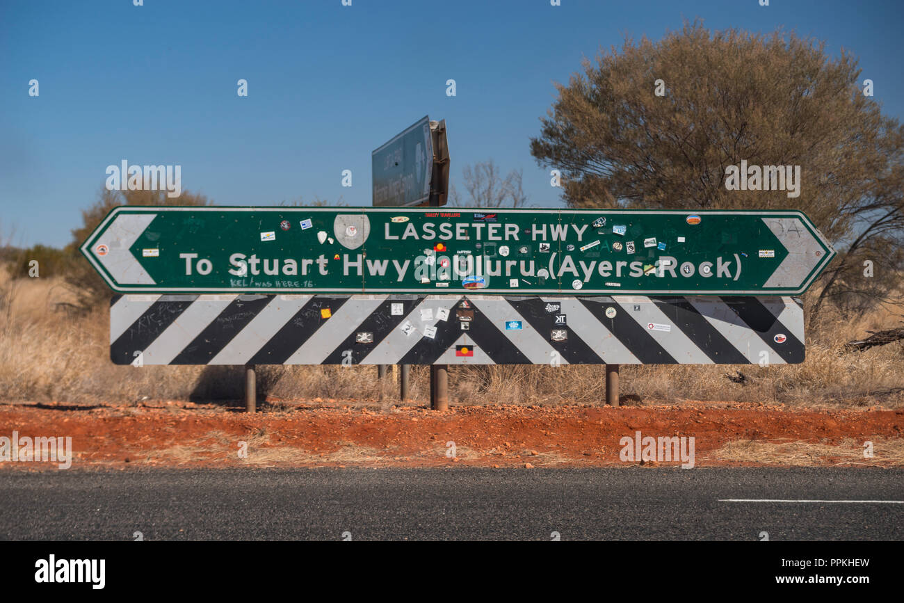 Australian Road sign, Stuart Hwy, Uluru, Ayers rock Stock Photo - Alamy