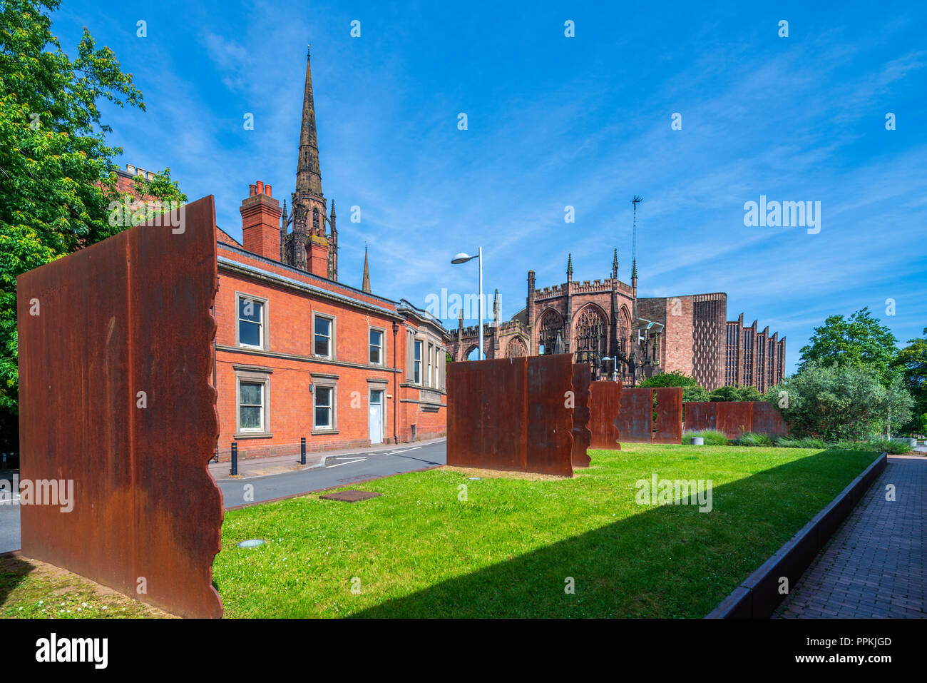 The ruins of the old cathedral, Coventry, West Midlands, England ...