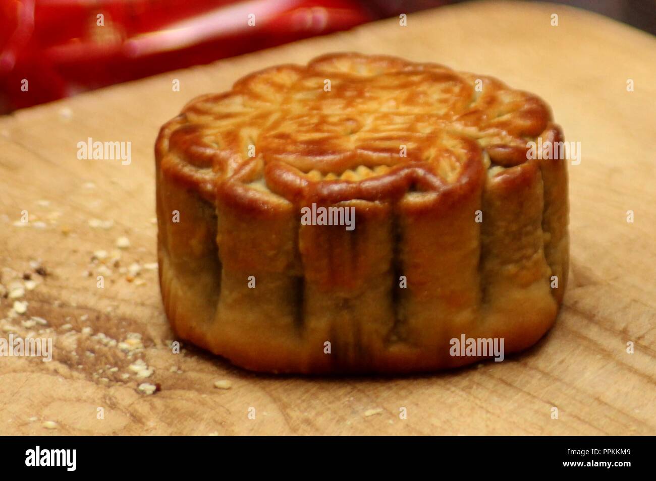 The tradition of eating moon cakes hi-res stock photography and images ...