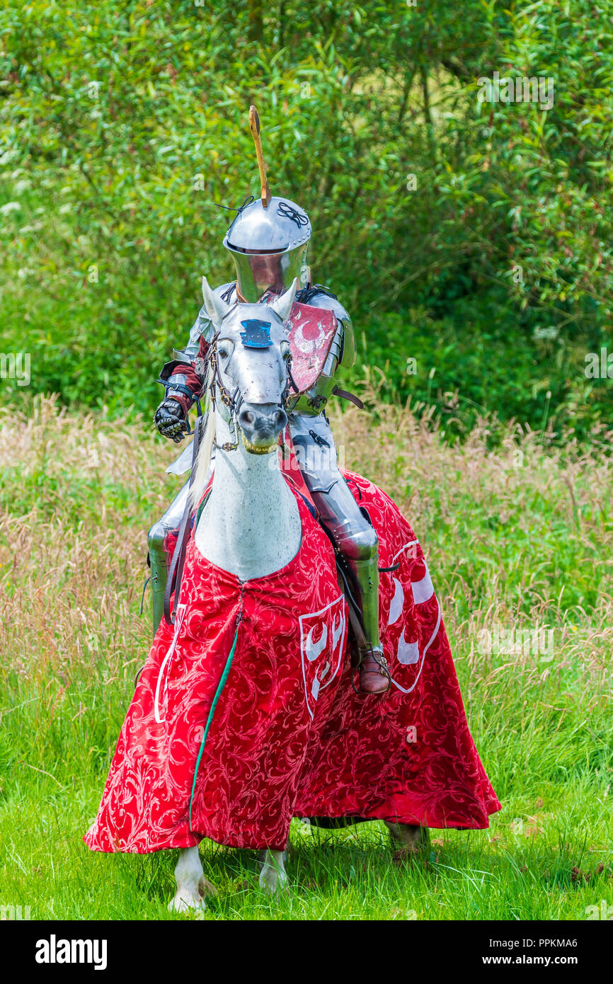 Plate armour hi-res stock photography and images - Alamy