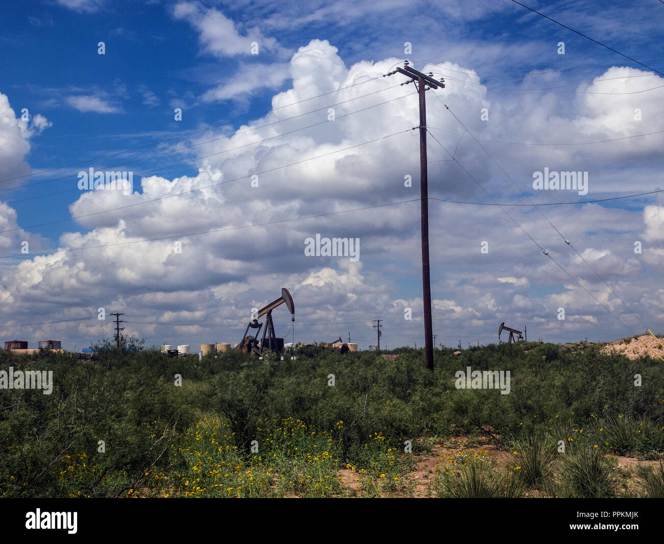 Permian basin fracking hi-res stock photography and images - Alamy