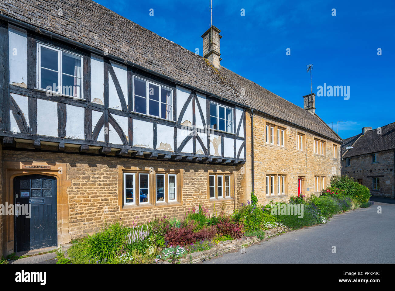 Northleach village centre hi-res stock photography and images - Alamy