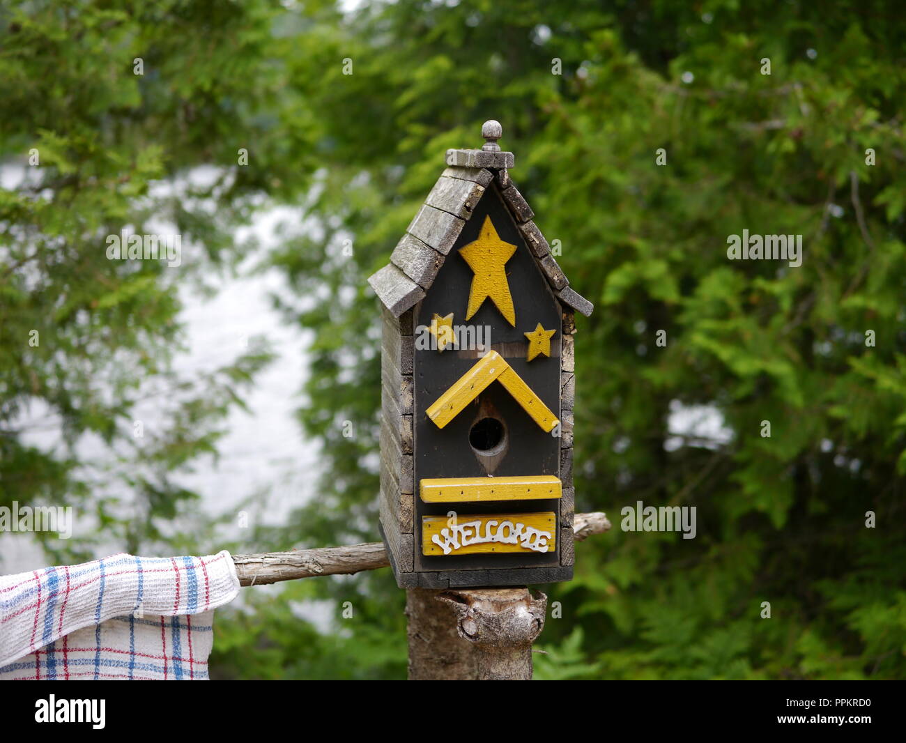 Birdhouse on the Lake Stock Photo - Alamy