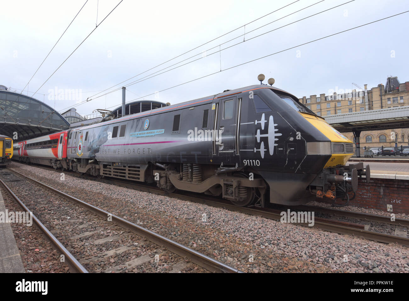 Virgin trains class 91 locomotive hi-res stock photography and images ...
