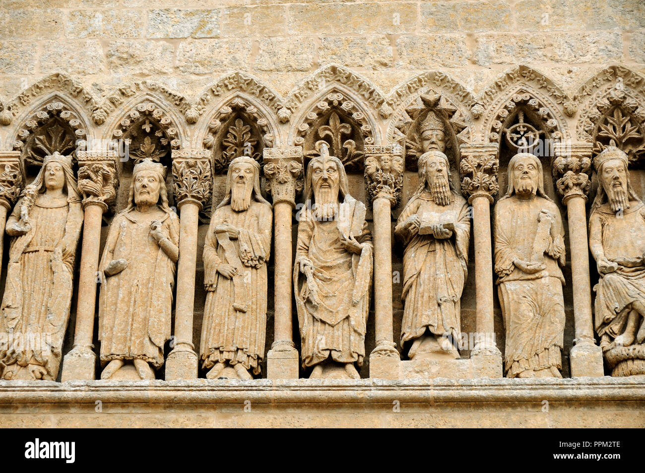 Gothic sculptures hi-res stock photography and images - Alamy