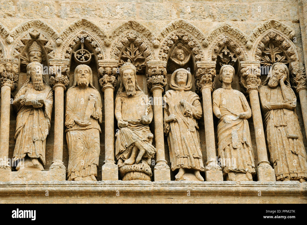 Gothic sculptures hi-res stock photography and images - Alamy