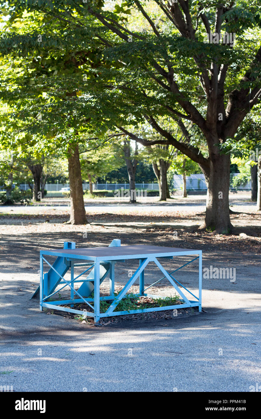 Blue platform hi-res stock photography and images - Alamy