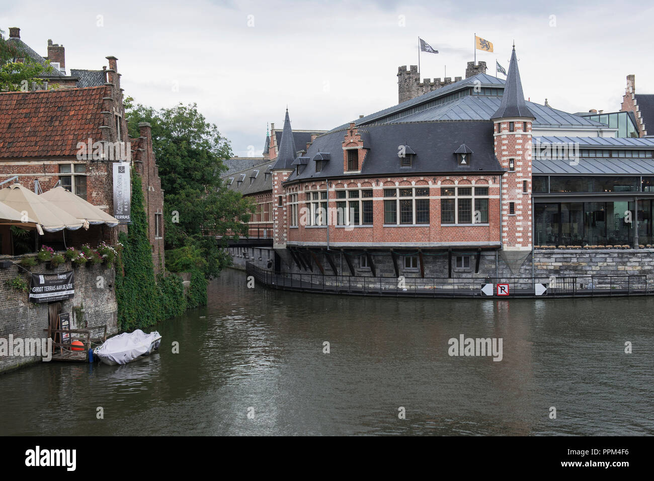 Medieval buildings hi-res stock photography and images - Alamy