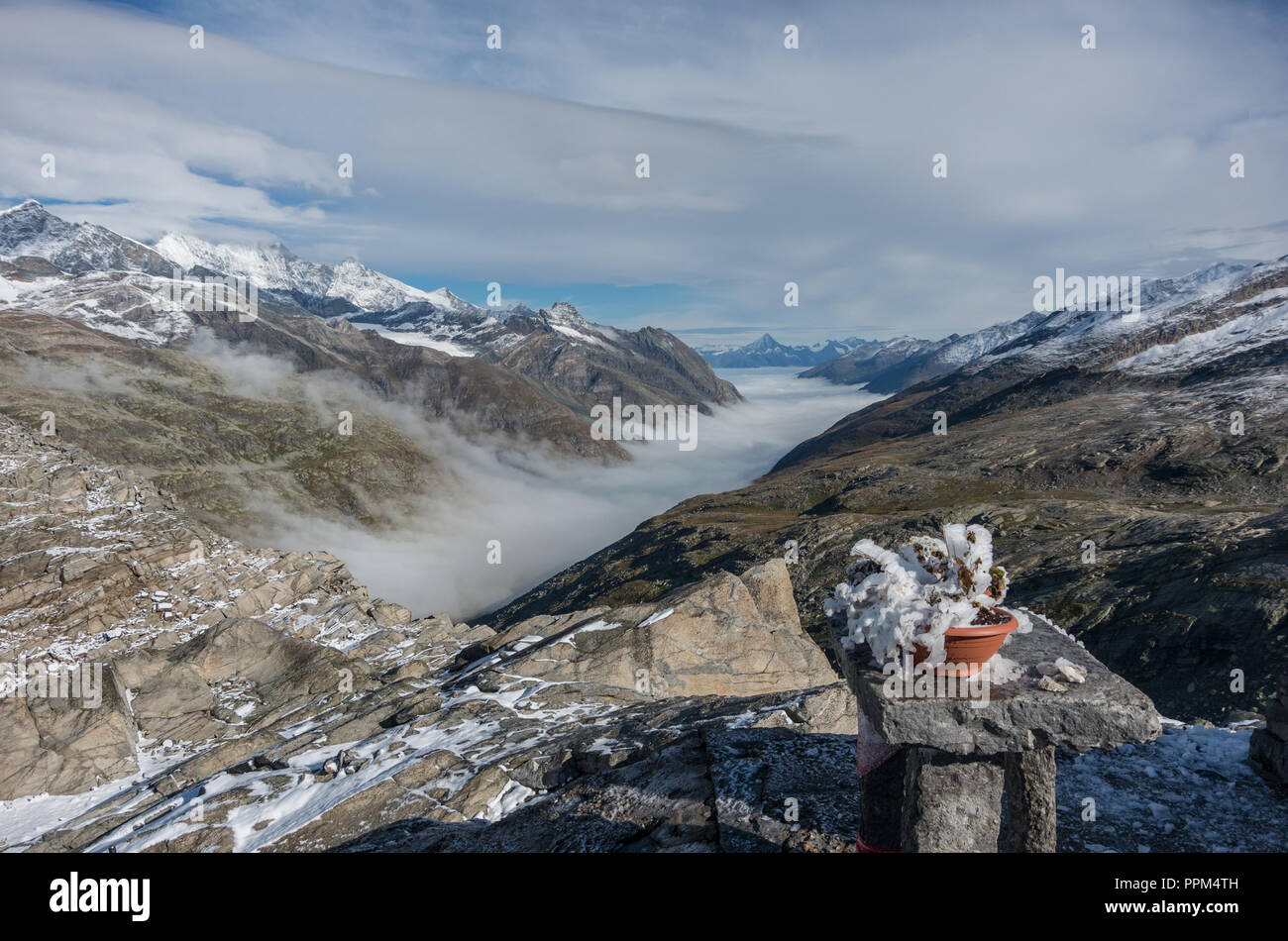 Monte Moro pass from Switzerland into Italy and the Stausee lake near ...