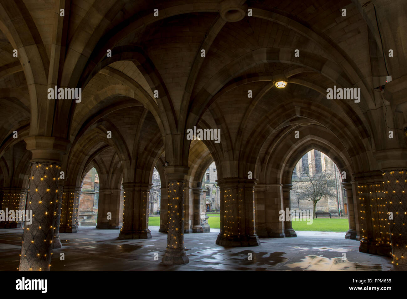Glasgow university cloisters hi-res stock photography and images - Alamy