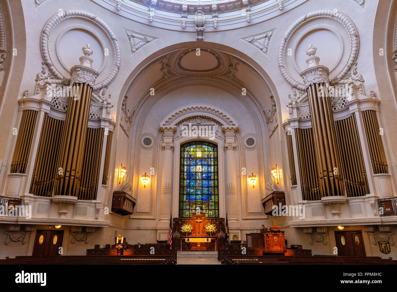 Interior of The Naval Academy Chapel, US Naval Academy, Annapolis ...