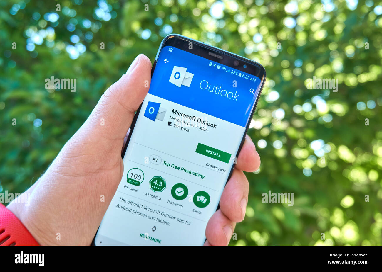 Microsoft outlook mail hi-res stock photography and images - Alamy