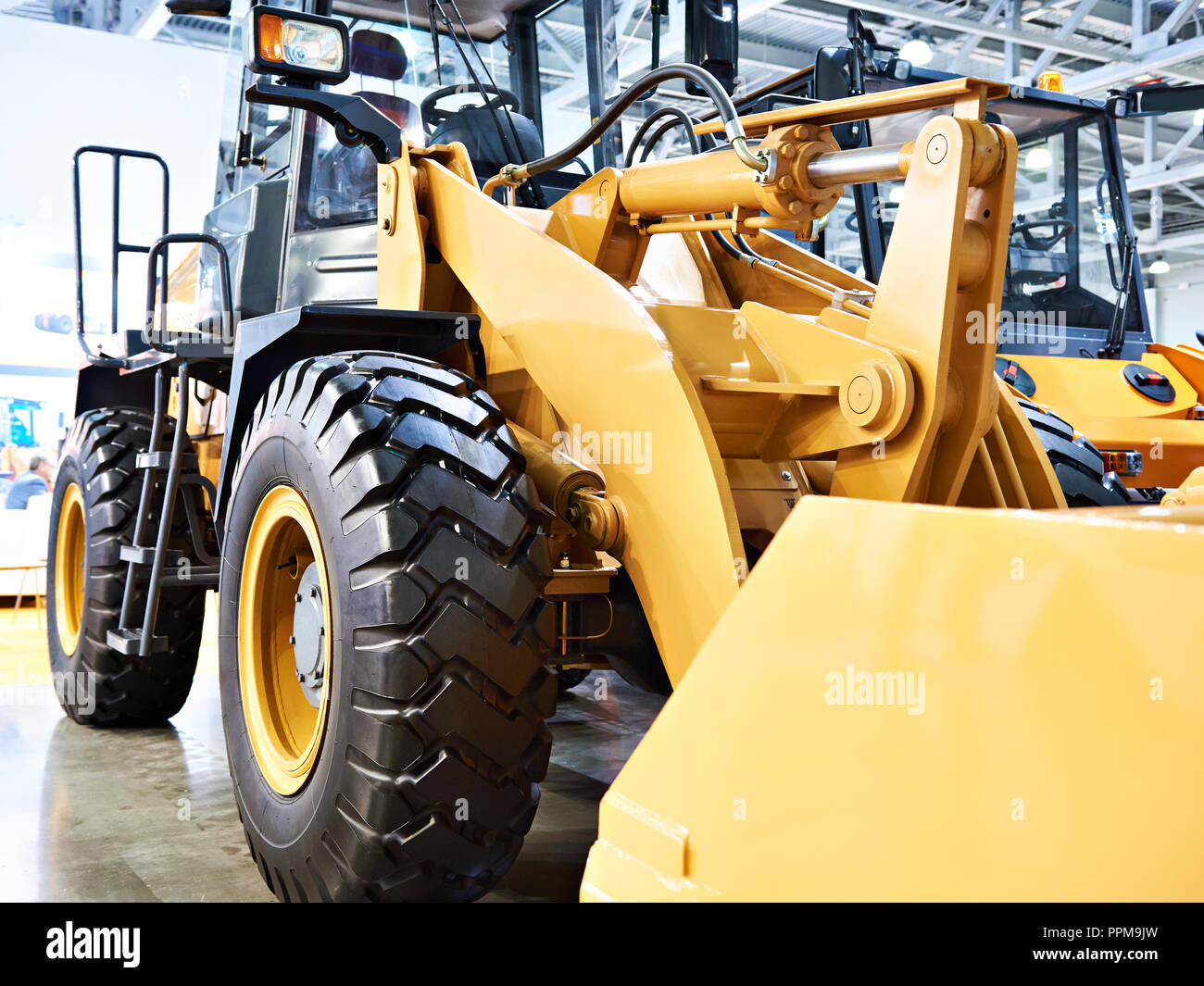 Front loader truck hi-res stock photography and images - Alamy