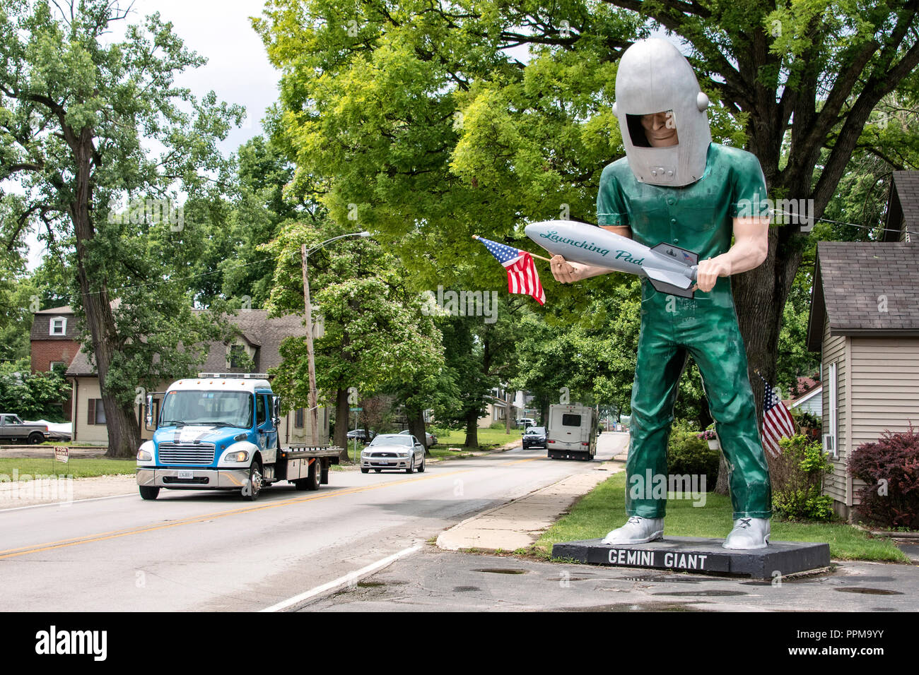 Gemini statue hi-res stock photography and images - Alamy