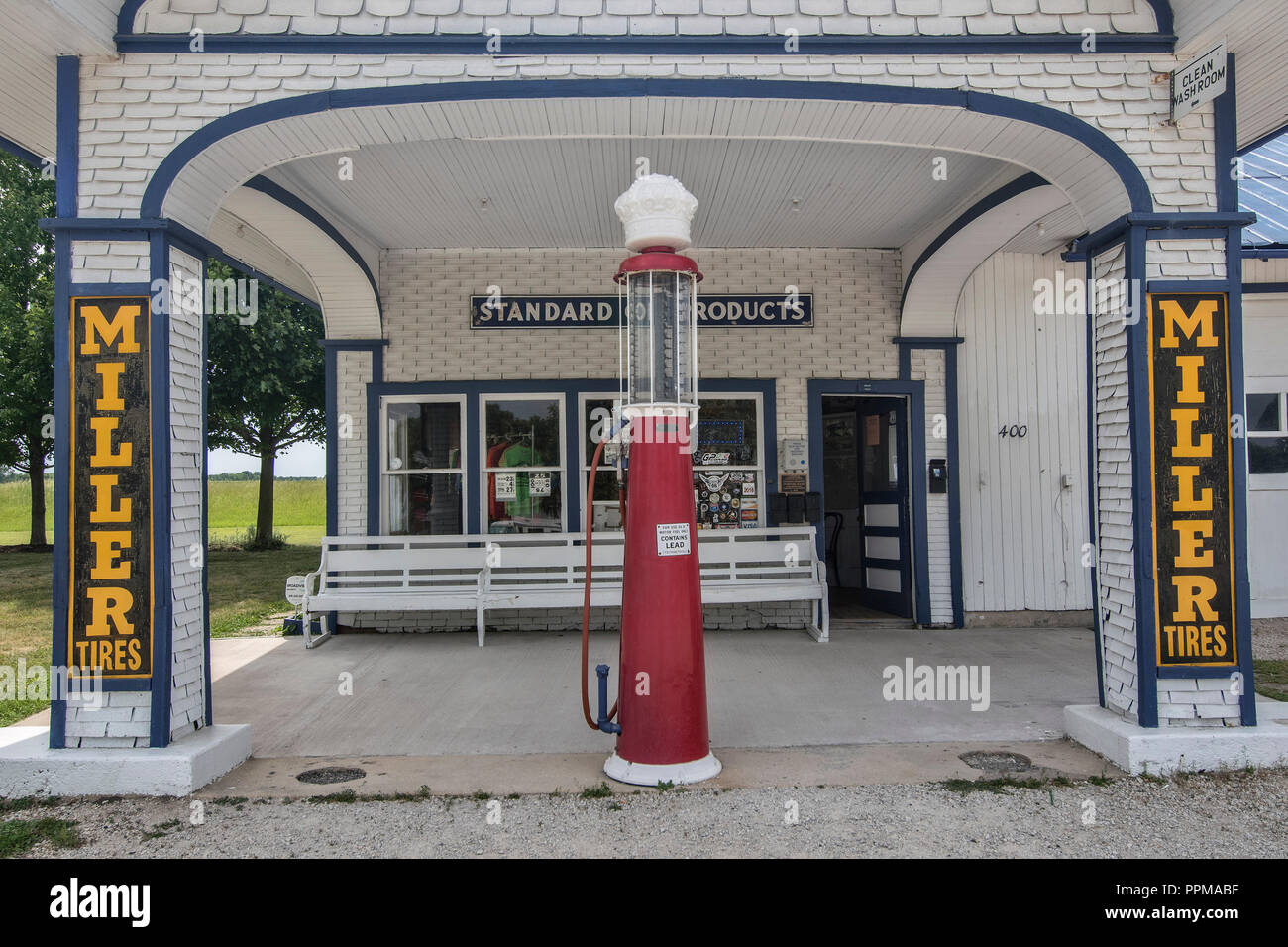 Illinois odell historic route 66 hi-res stock photography and images ...