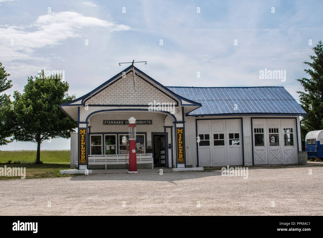 Historic gas station, Standard Oil gas station, on Route 66, Odell ...