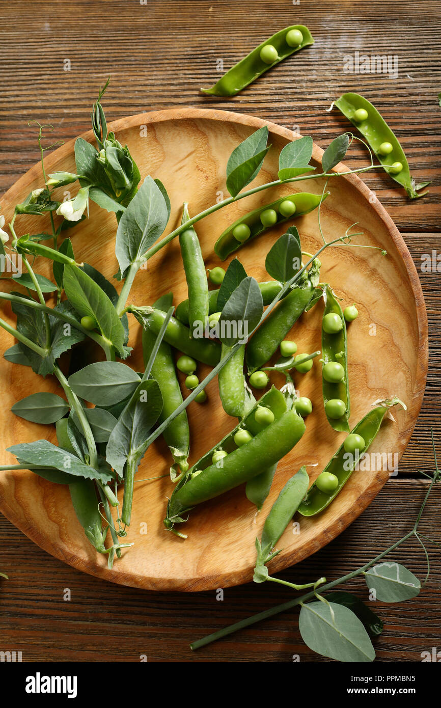 Local fresh green peas pods Stock Photo - Alamy