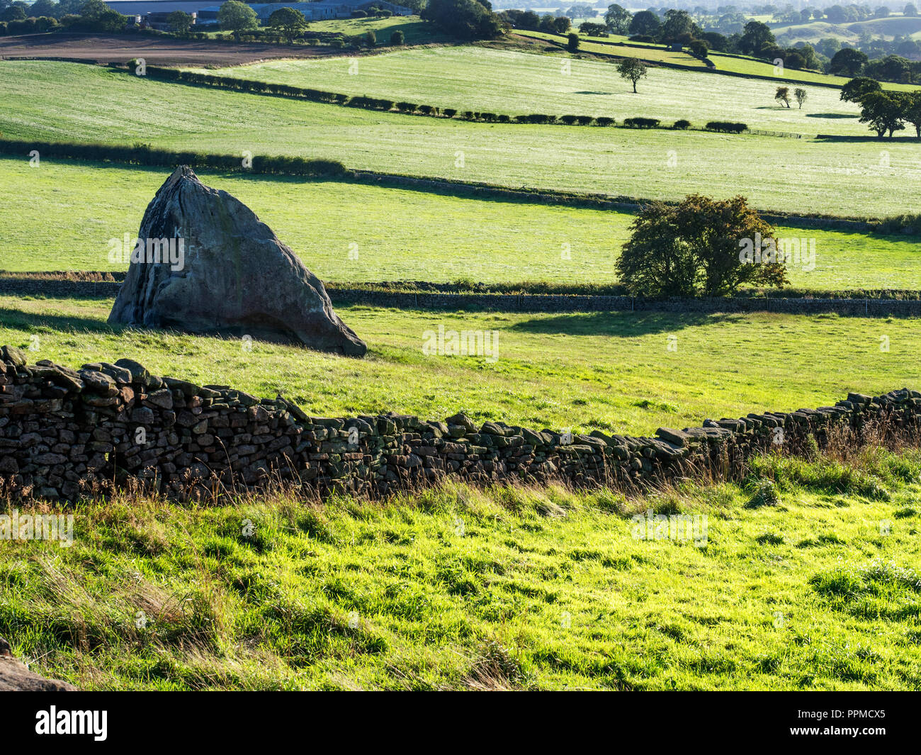 Outcrop and boulder hi-res stock photography and images - Alamy