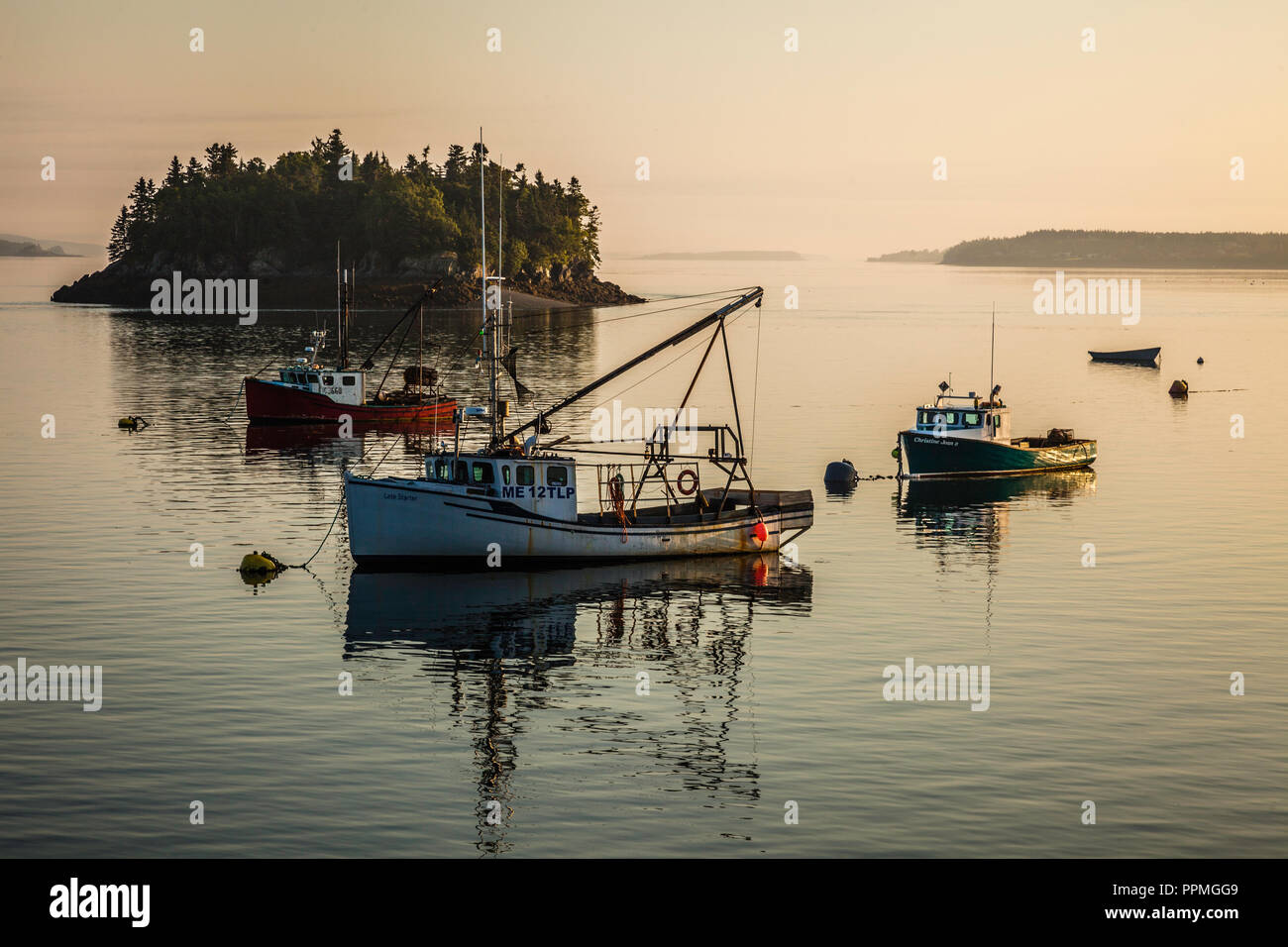 Lubec maine harbor hi-res stock photography and images - Alamy