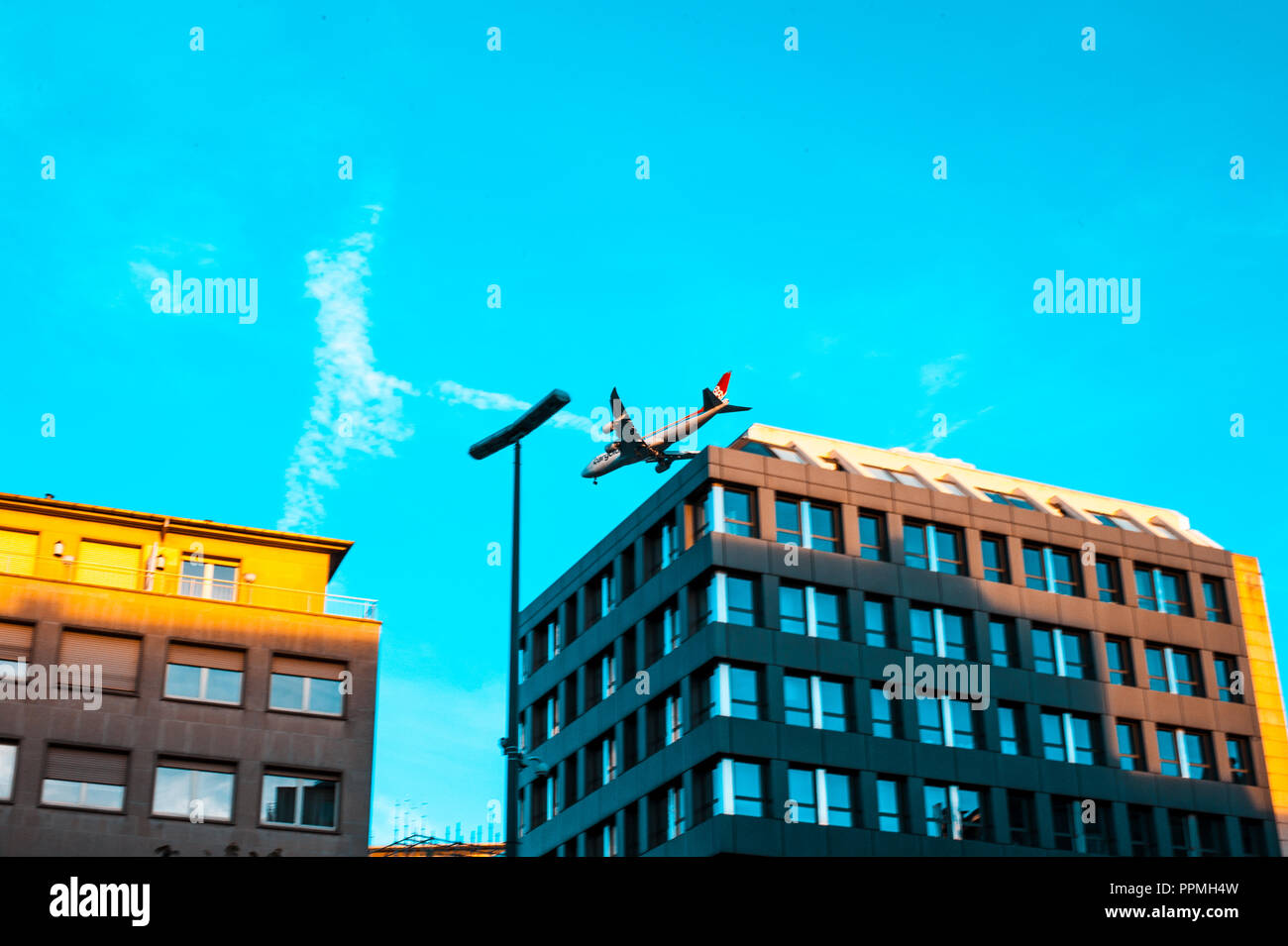 See through buildings hi-res stock photography and images - Alamy