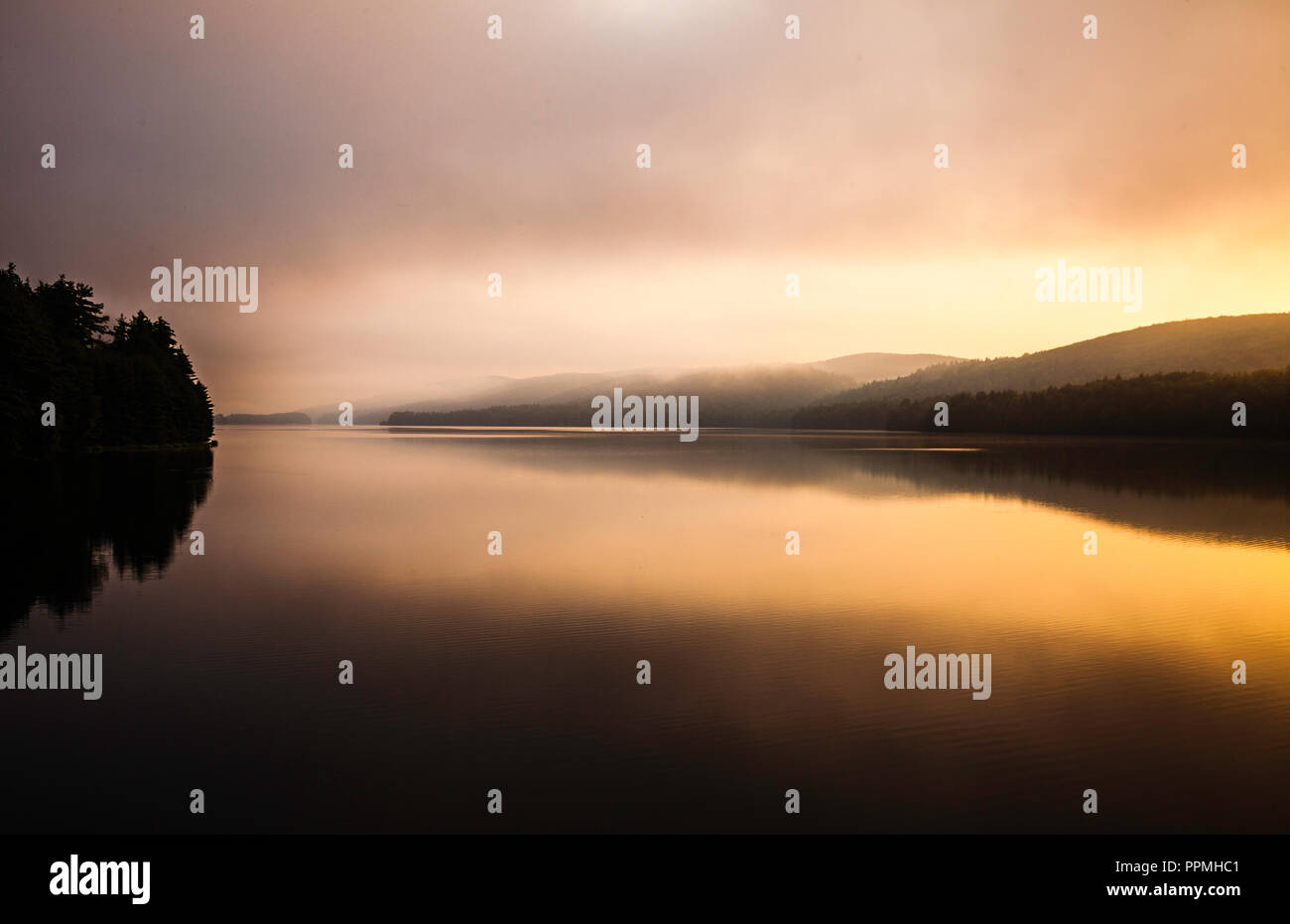 Saville Dam Barkhamsted Reservoir Barkhamsted, Connecticut, USA Stock ...