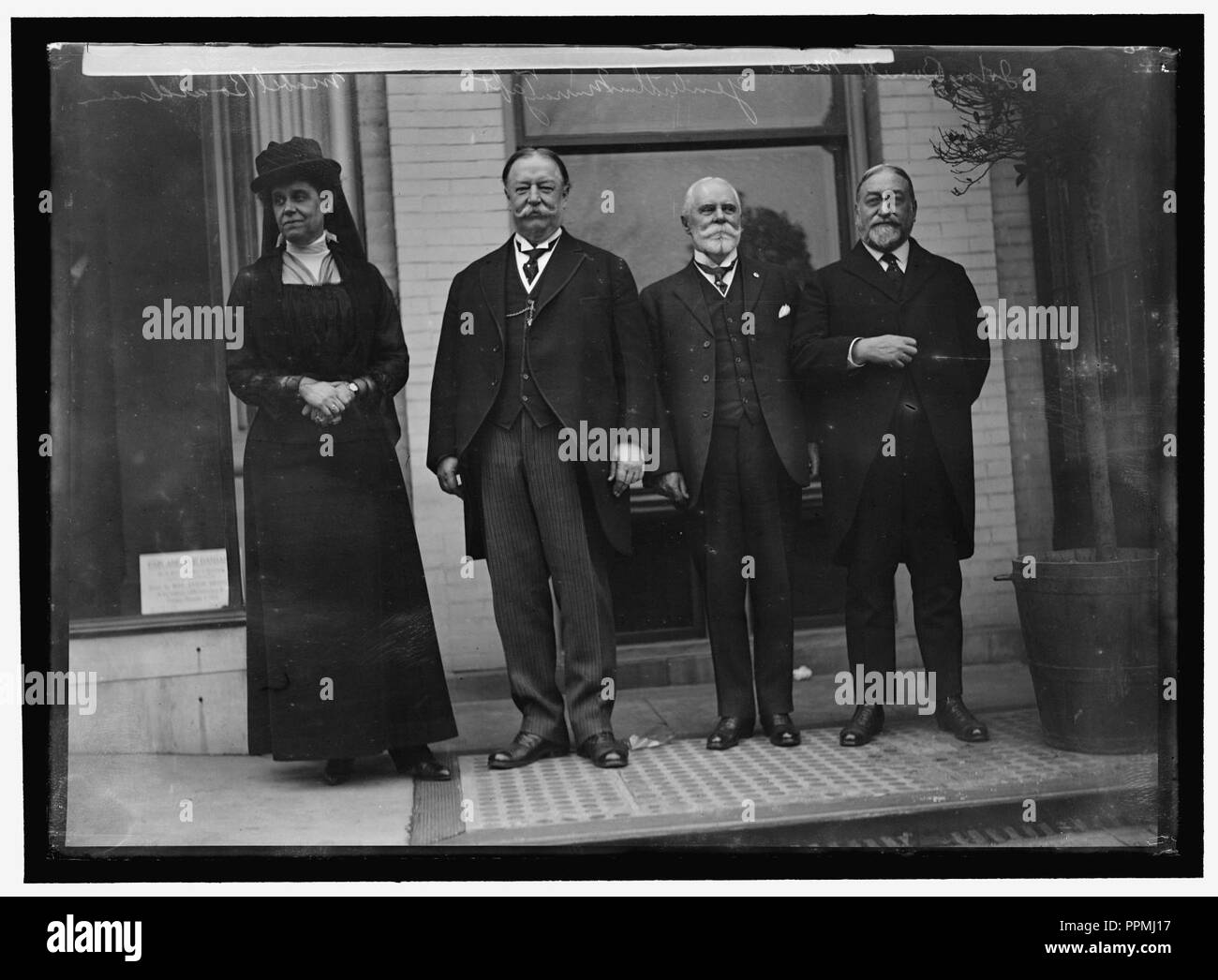 Arthur bassett hi-res stock photography and images - Alamy