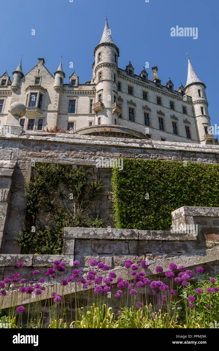 Dunrobin castle and grounds hi-res stock photography and images - Alamy